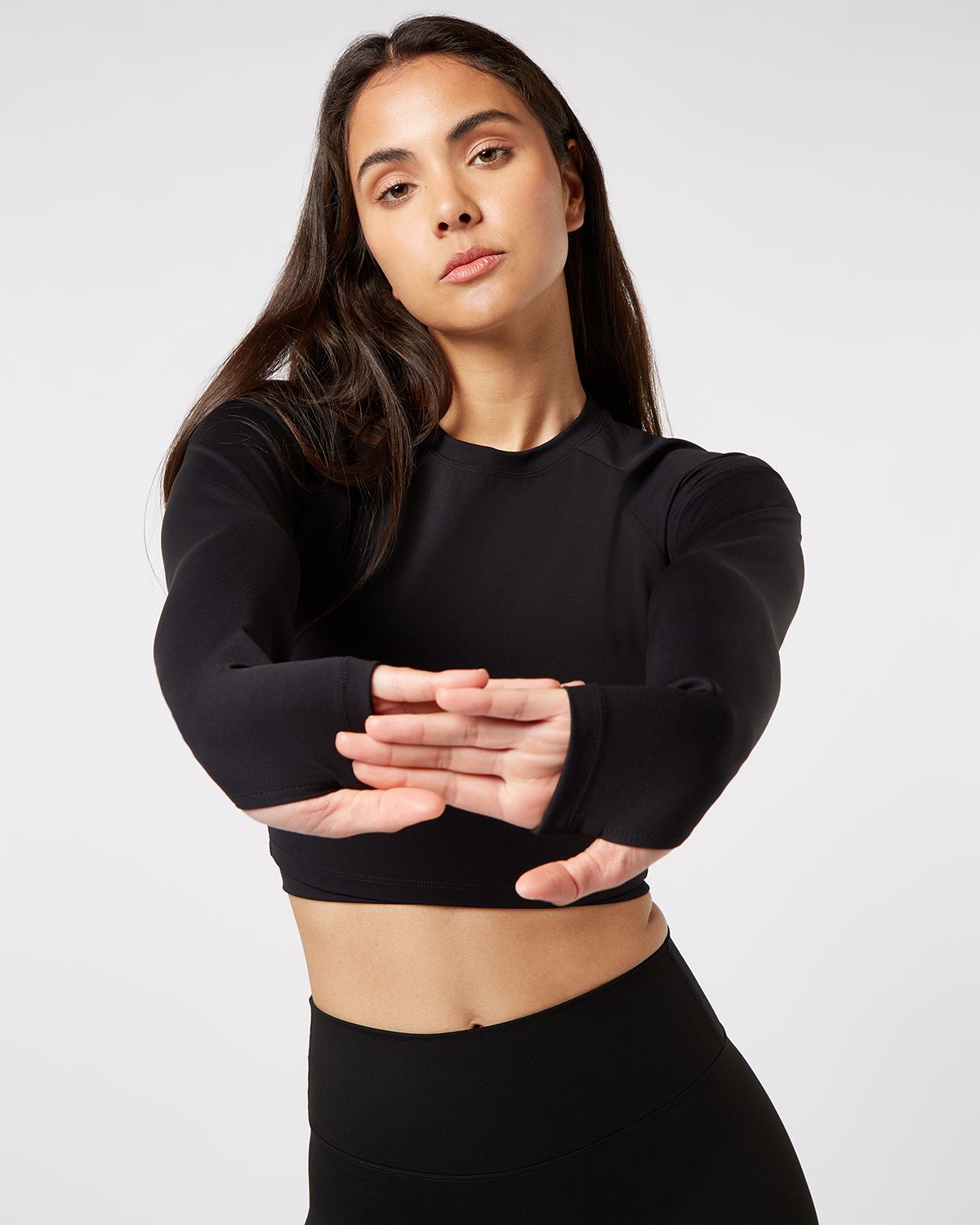 YO-GAYA Long Sleeve Crop Top – Slim Fit – Black